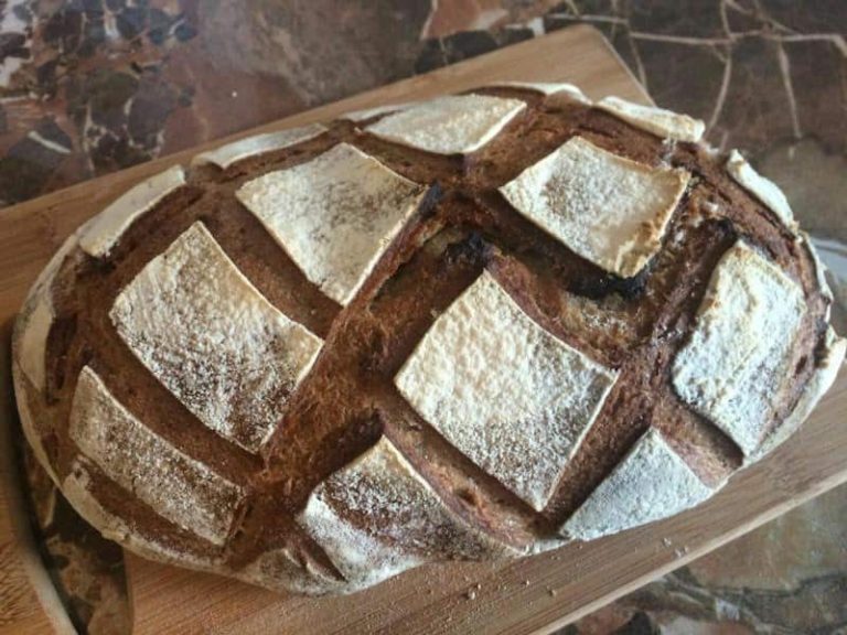 🥖 How Do You Score Bread? • Breadopedia.com